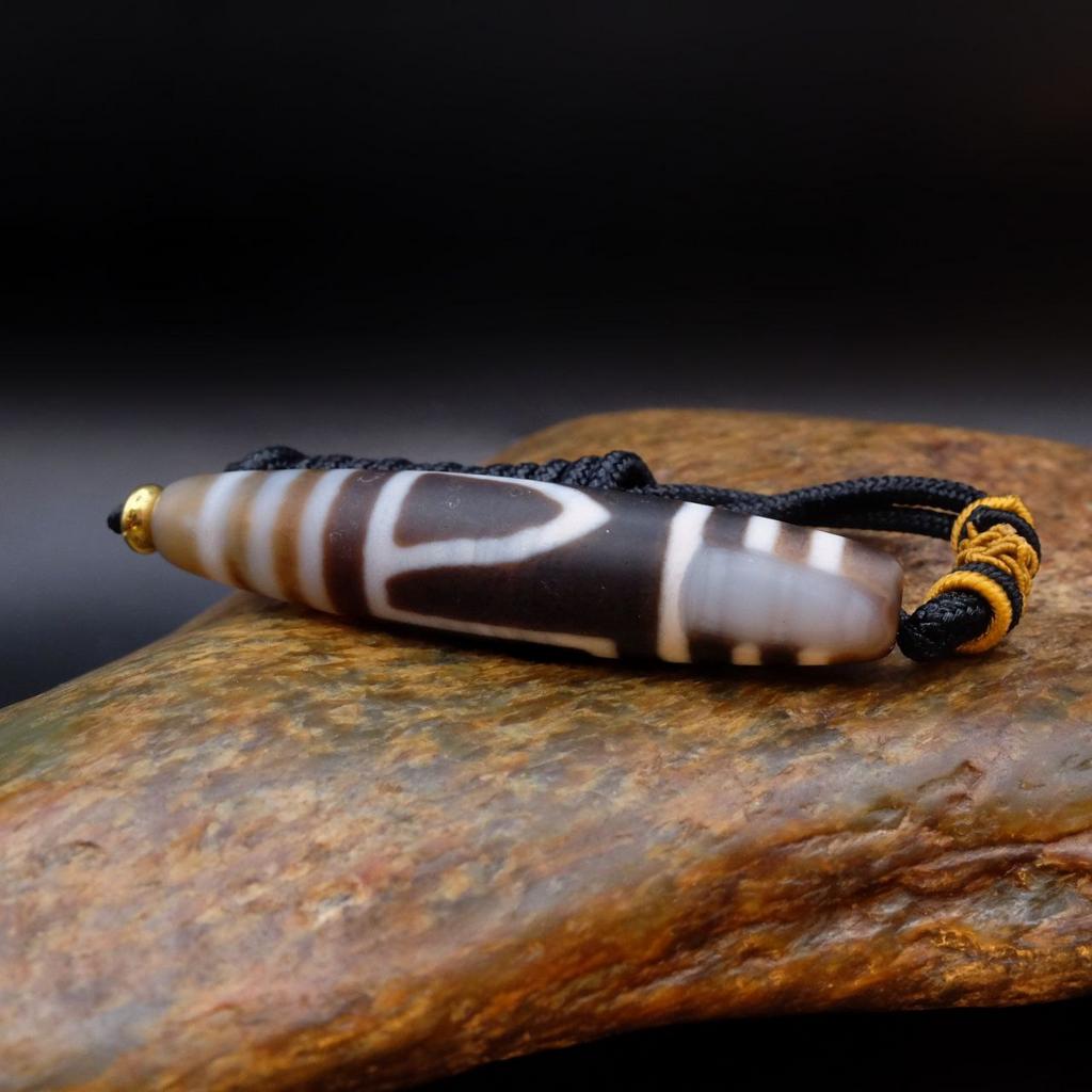 ShamanBazar — коллекция подвесок и чёток с бусиной дзи