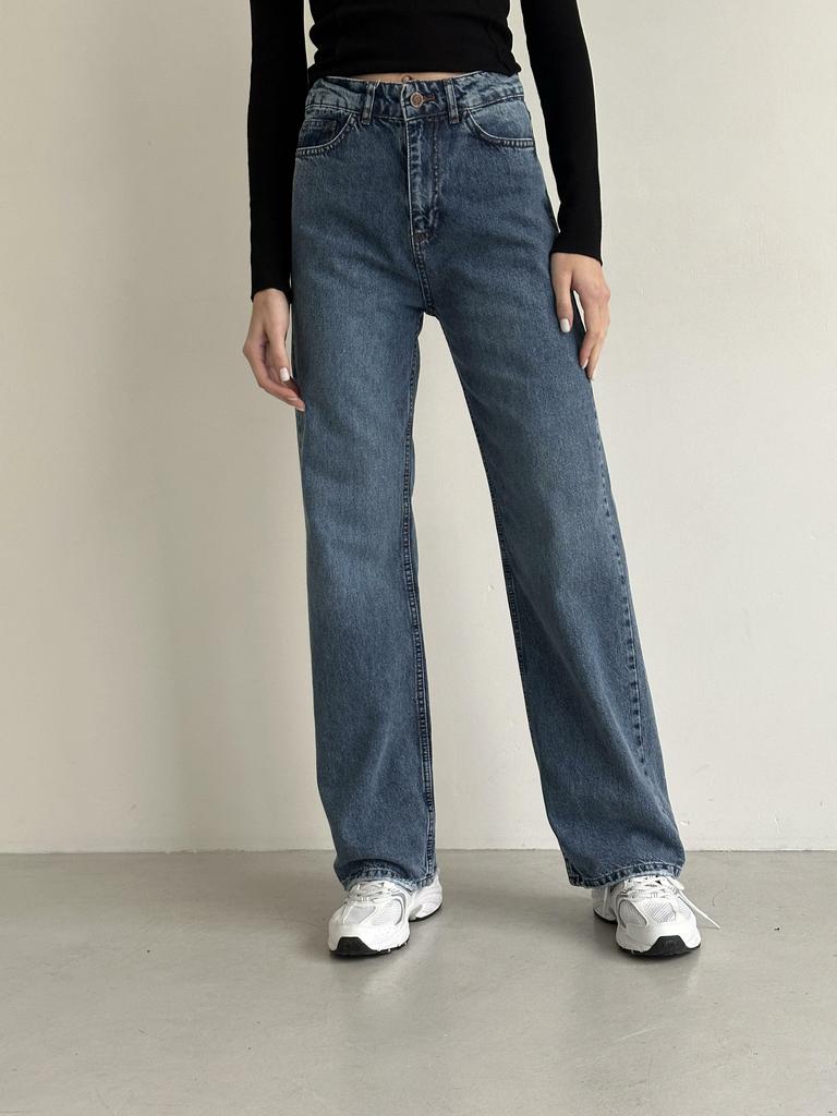 Джинси прямі > ДЖИНСИ ПРЯМІ З ФІГУРНОЮ КОКЕТКОЮ ВАРЕНИЙ ДЕНІМ купити в інтернет-магазині.