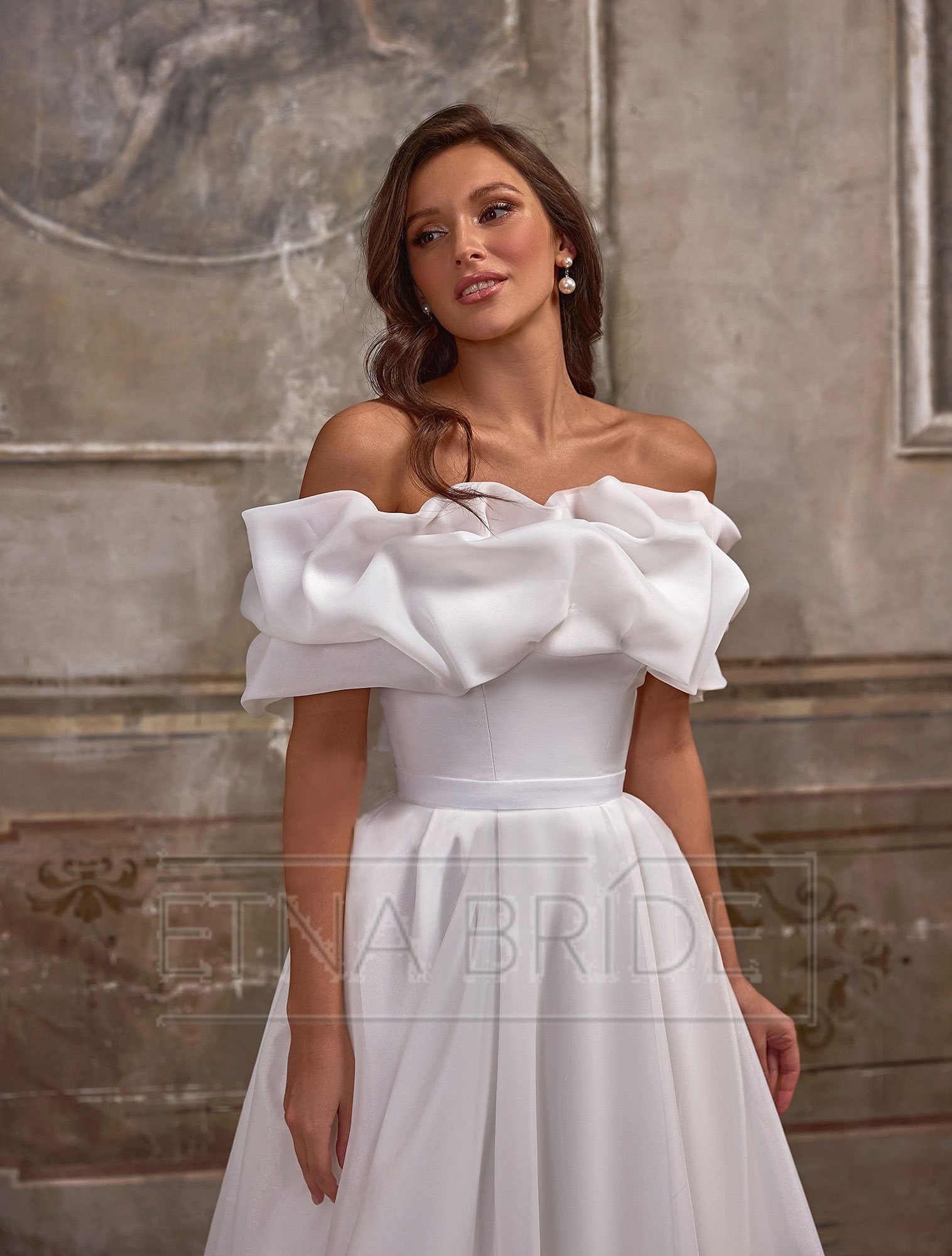 Свадебное платье купить в Москве недорого - свадебный салон Etna Bride