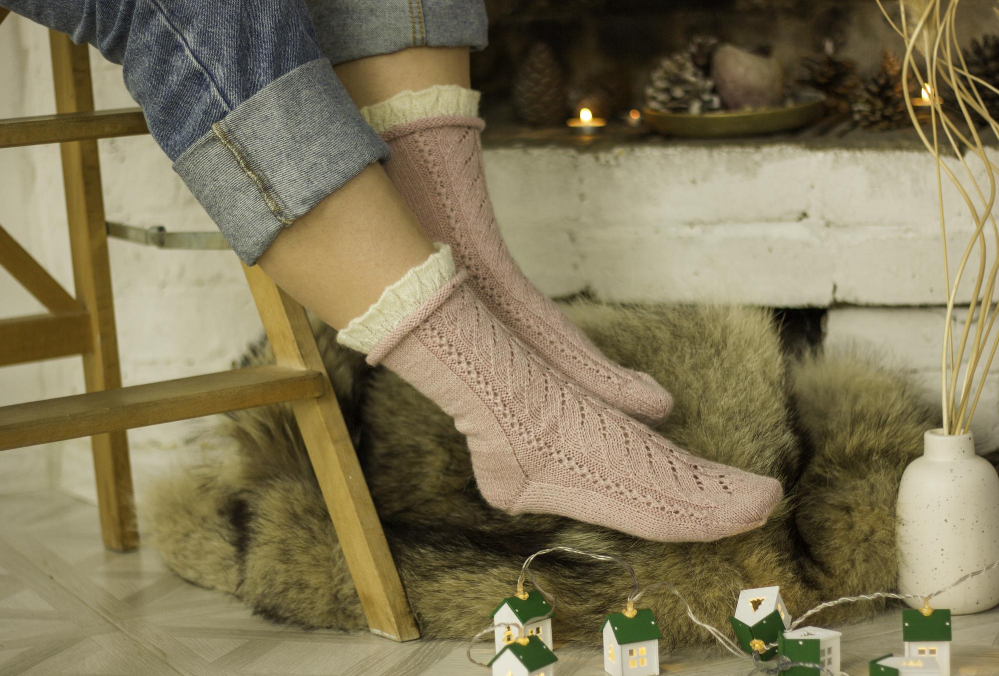 Женские носки ручной вязки