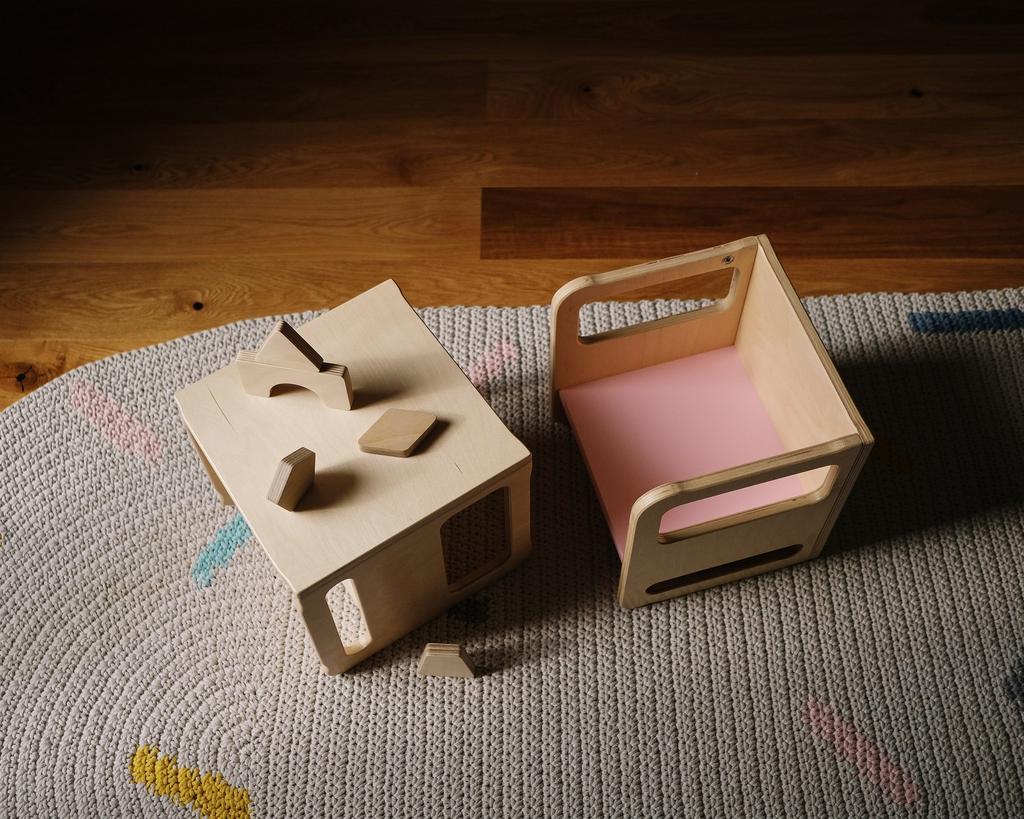 Стулья > Детский стул Eames белый купить в интернет-магазине