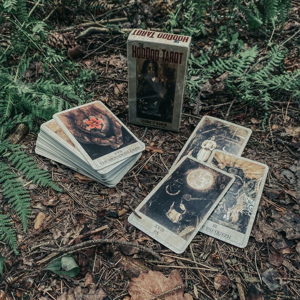 Таро / Руны > Эротическое Таро Манара (Manara Tarot) + инструкция PDF ...