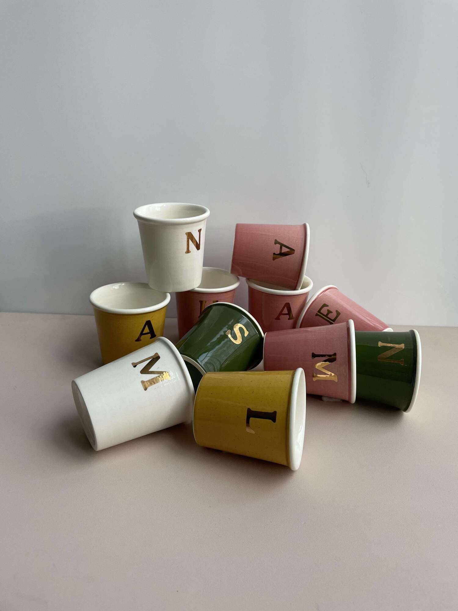 Blue line > Зелёная кружка с голубыми цветами купить в интернет-магазине