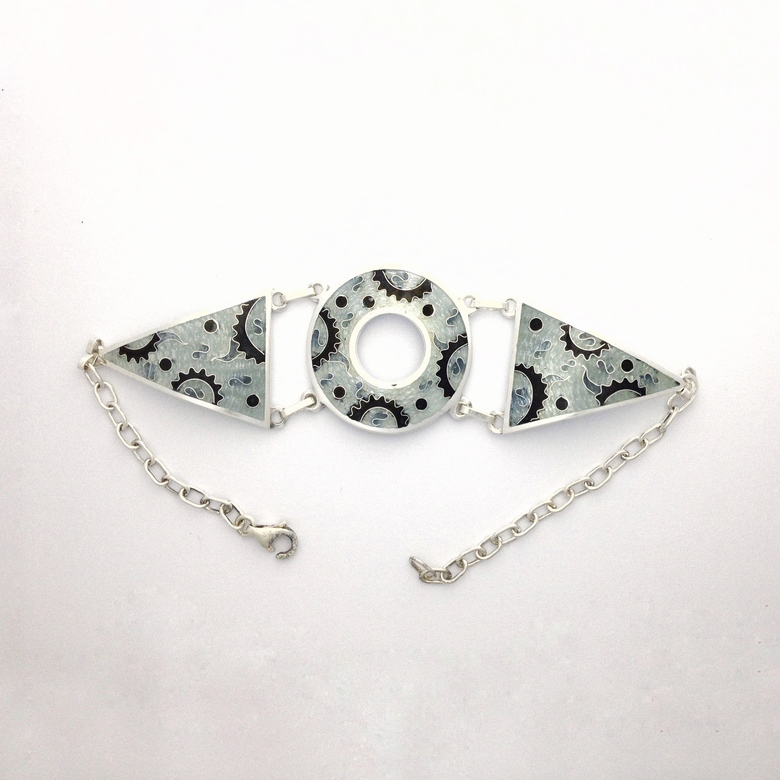 Кольцо с эмалью купить в москве в интернет-магазине минанкари от Enamel ...